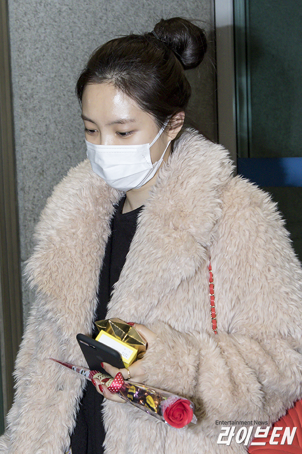 [LIVE Photo] Kpop group APINK member Son-NaEun showing off her baby face