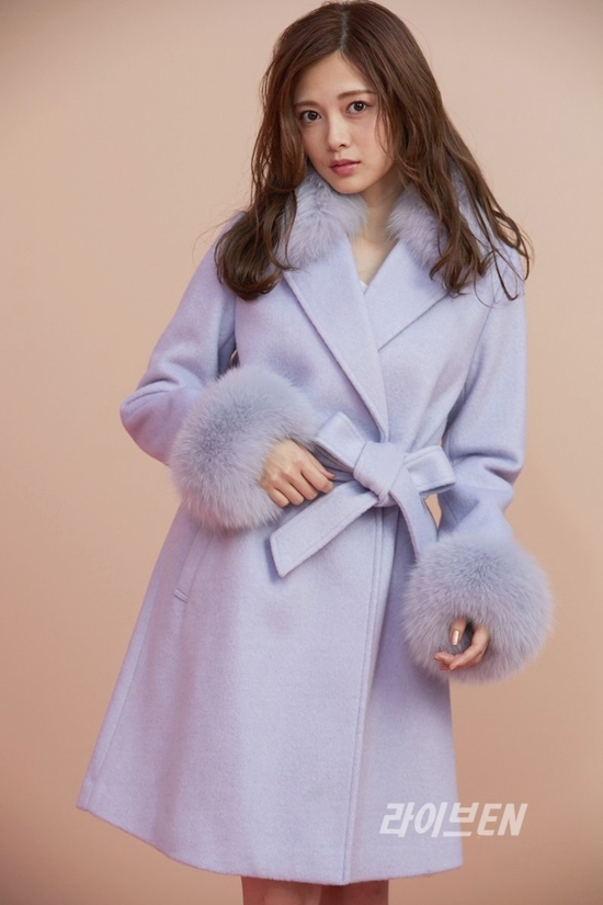 [J-Pop] 시라이시 마이 (白石麻衣 노기자카46), Cecil McBee 2017 WINTER/ 한정판 룩 북 배포