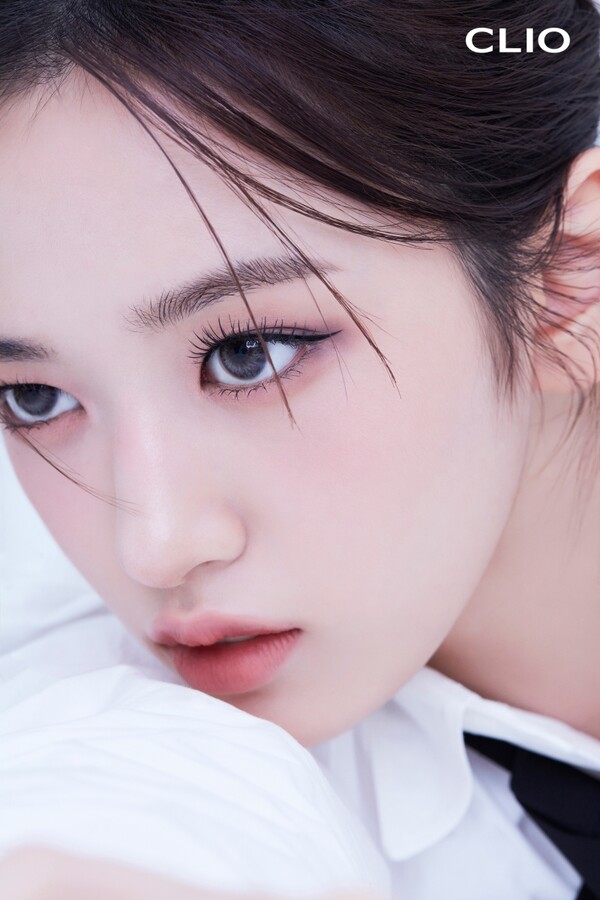 아이브 안유진 화보, 'MZ 워너비'의 '핫'한 인기