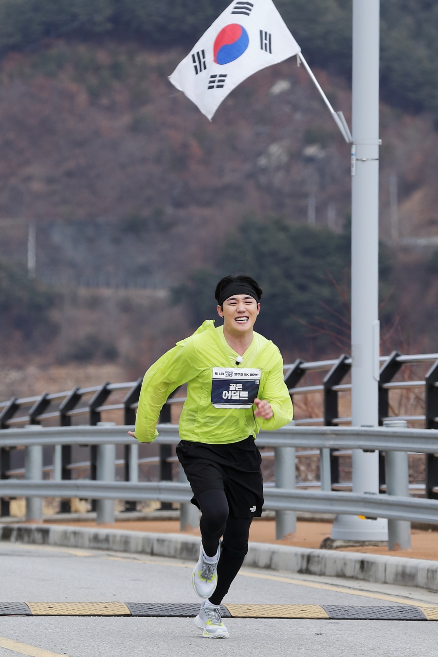 Golden Child's Lee Jangjun Takes on 42.195km Marathon Challenge in 'Run ...